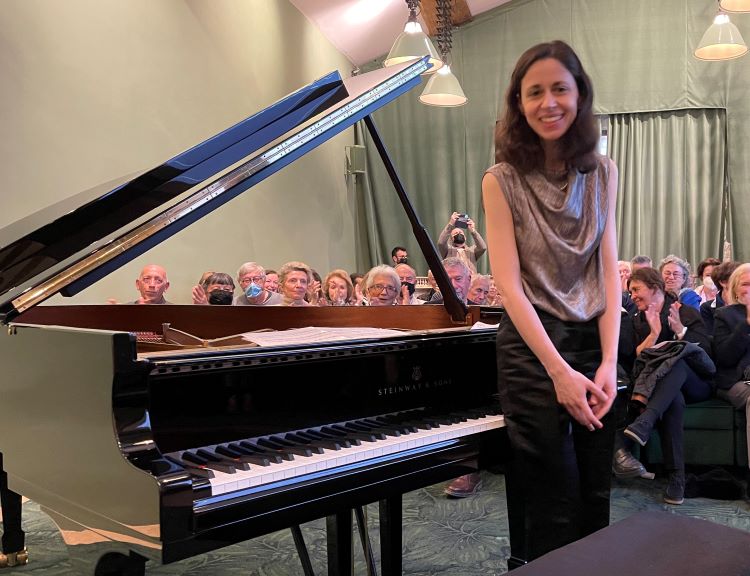 Edna Stern, piano, aux Musicales du Luberon, à Lacoste (06-03-2022)